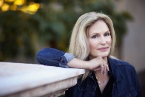 Bio - Regina Meredith